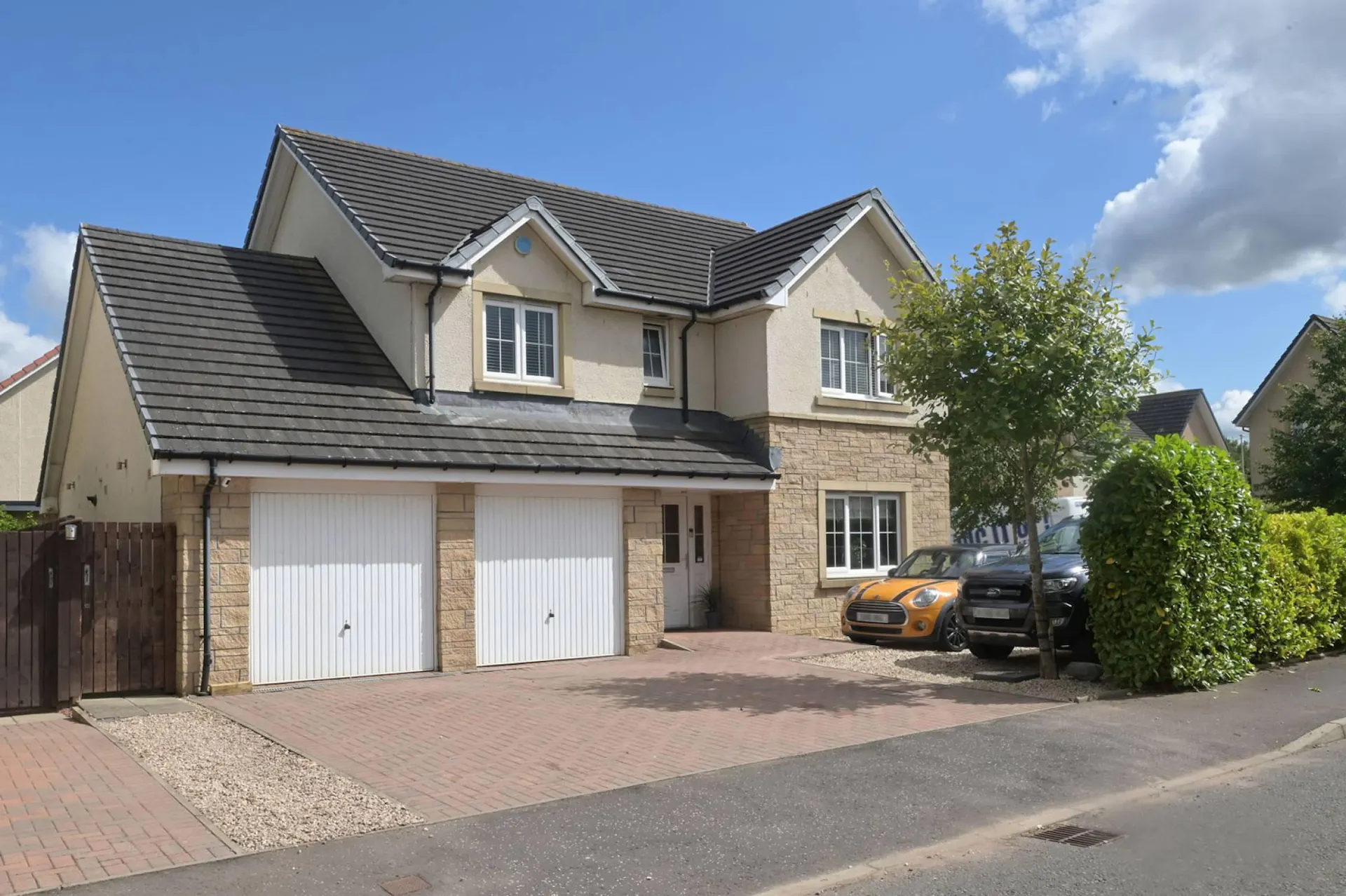2 Millcraig Road, Winchburgh, EH52 6WF | McEwan Fraser Legal