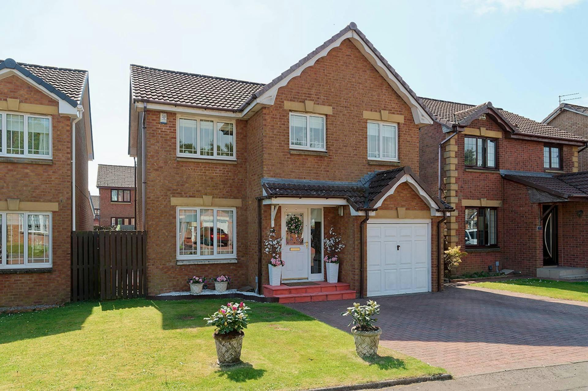 11 Samson Crescent, Carluke, ML8 4RP | McEwan Fraser Legal